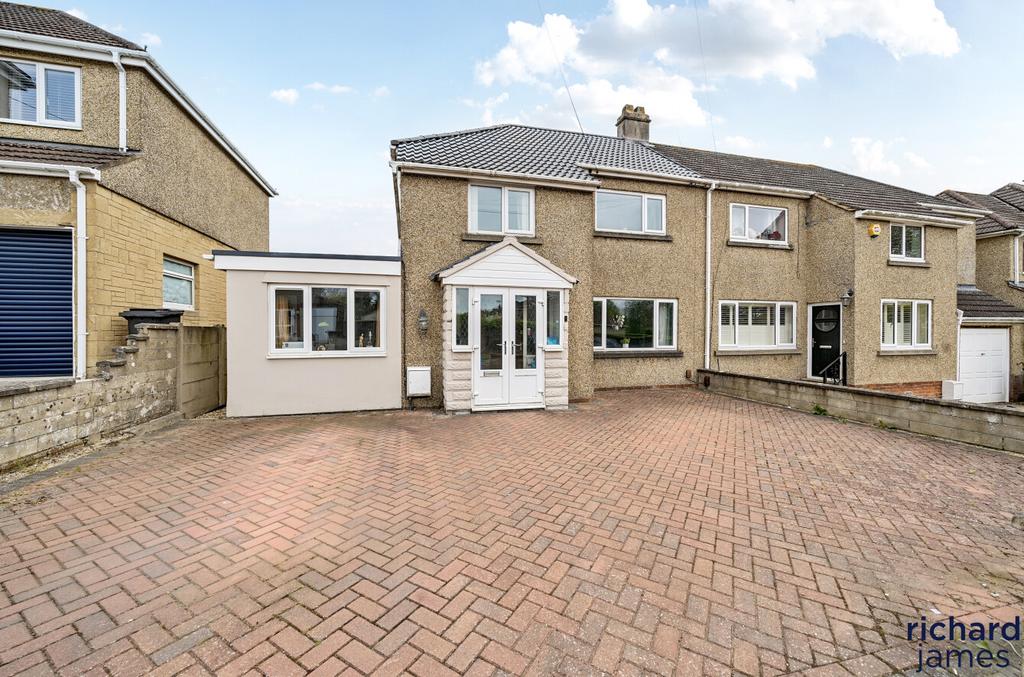 Jefferies Avenue, Upper Stratton... 3 bed semi-detached house for sale ...