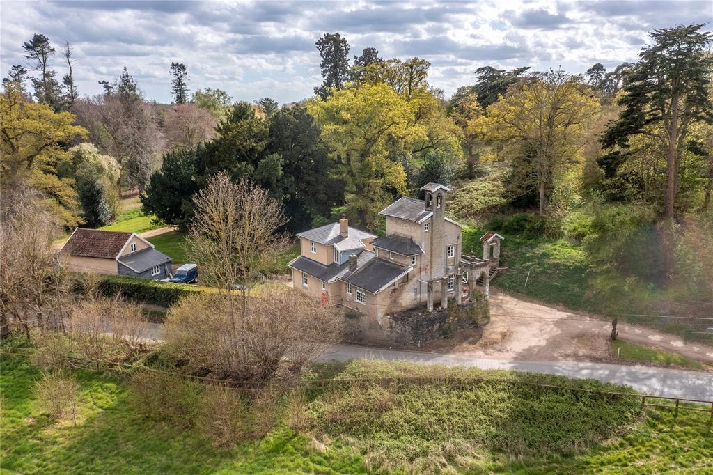 Coddenham, Ipswich, Suffolk, IP6 3 bed detached house for sale - £715,000