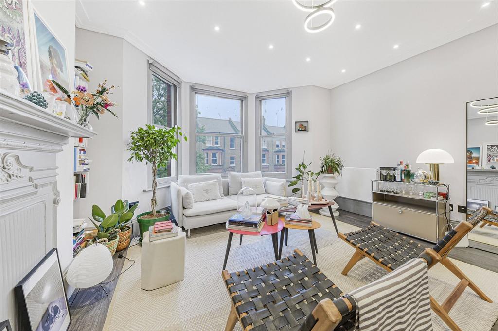 Essendine Road, London, W9 2 bed apartment - £3,250 pcm (£750 pw)