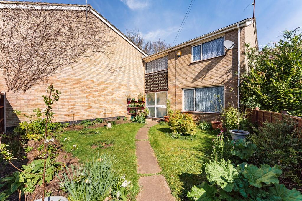 Normanston Drive, Lowestoft 3 bed semi-detached house for sale - £200,000