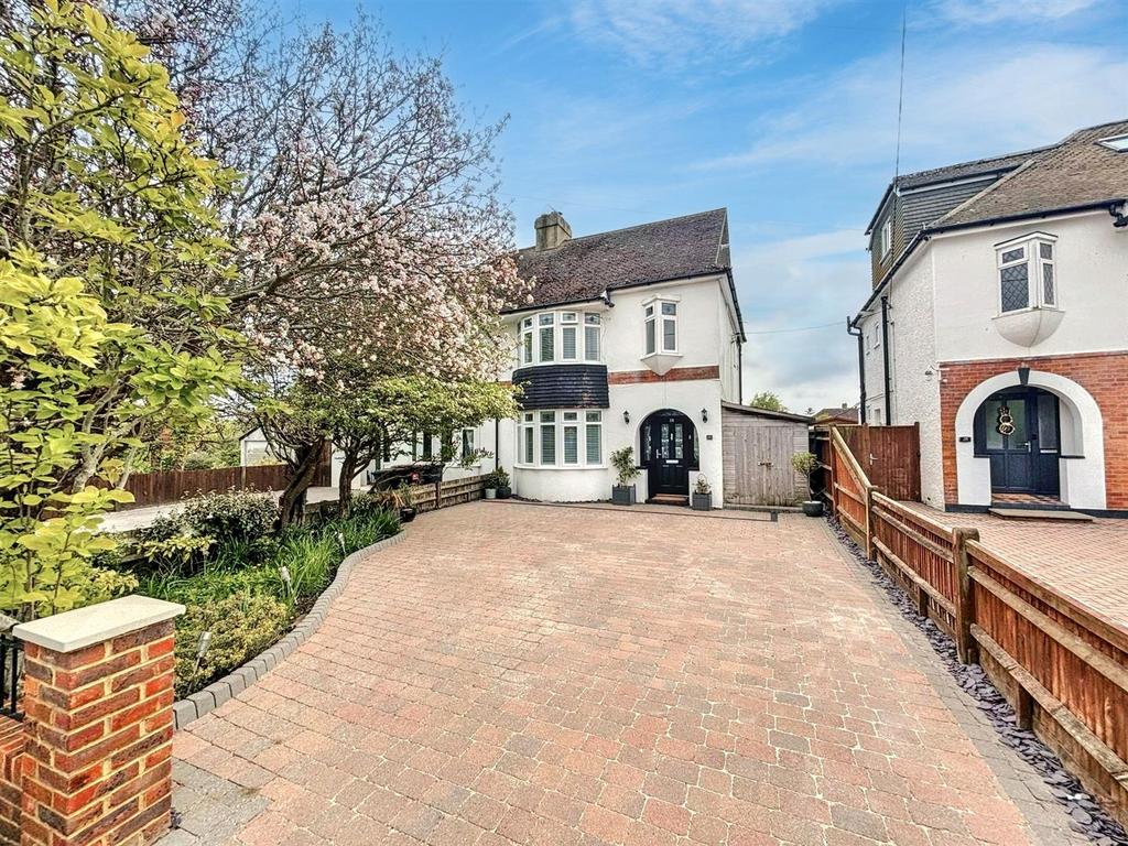 Broad Road, Eastbourne 5 bed semi-detached house - £485,000