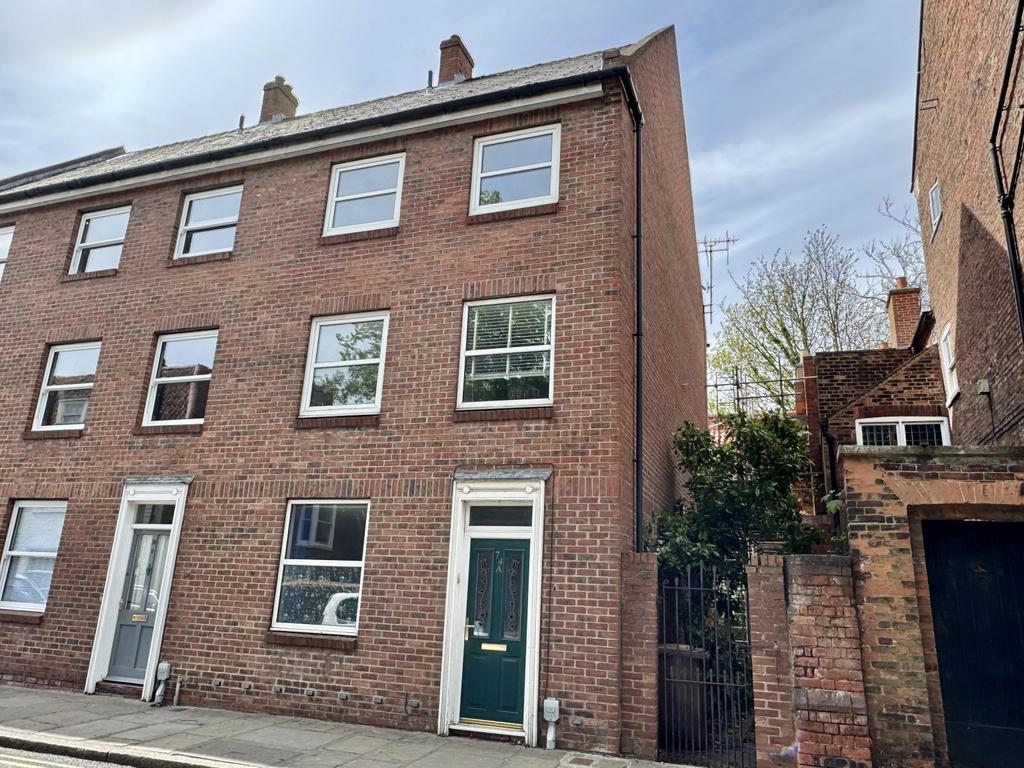 Lairgate, Beverley, HU17 8EU 4 bed terraced house for sale - £305,000