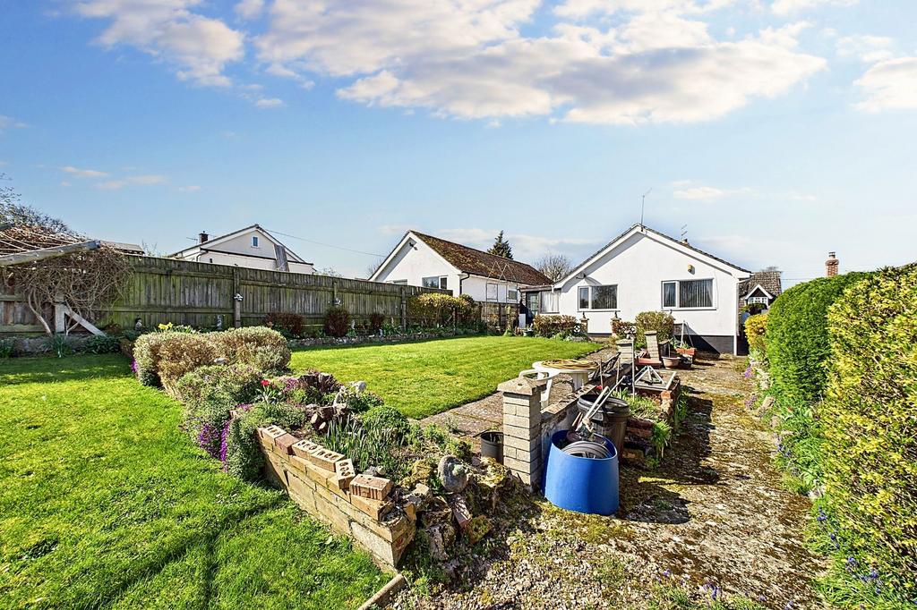 Blacksmith Lane, Barnham, IP24 3 bed detached bungalow for sale - £270,000