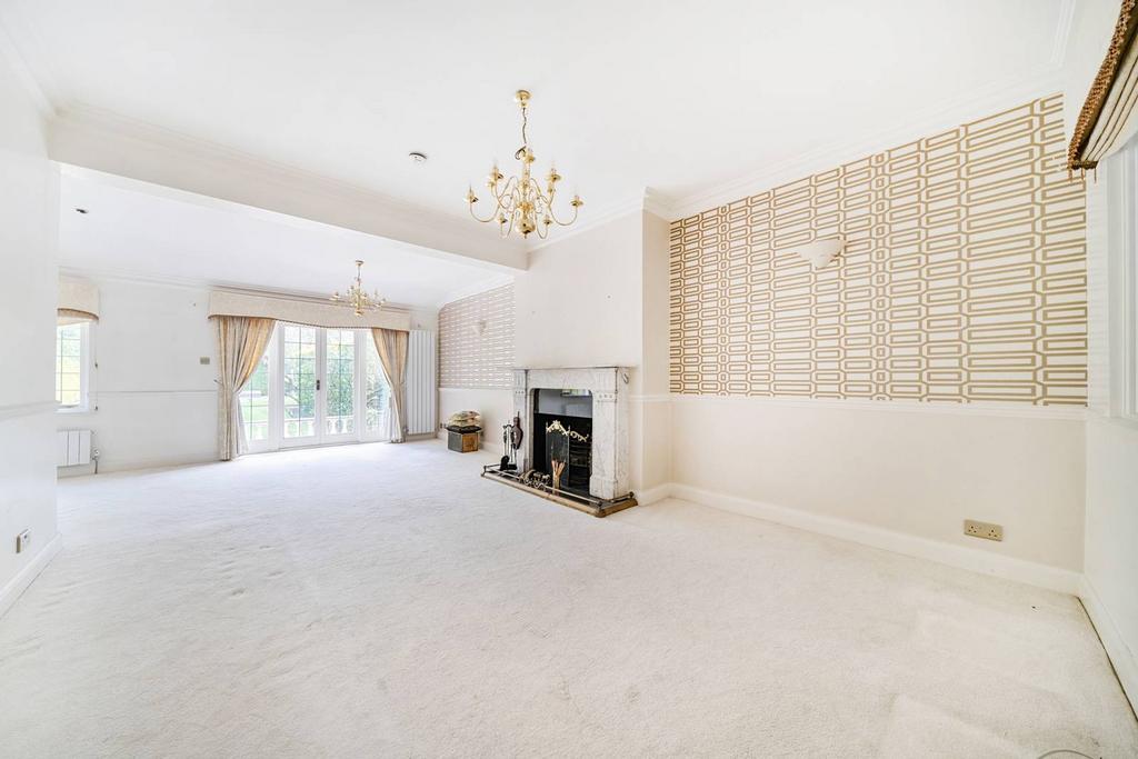 Smitham Bottom Lane, Coulsdon... 6 bed detached house - £1,150,000
