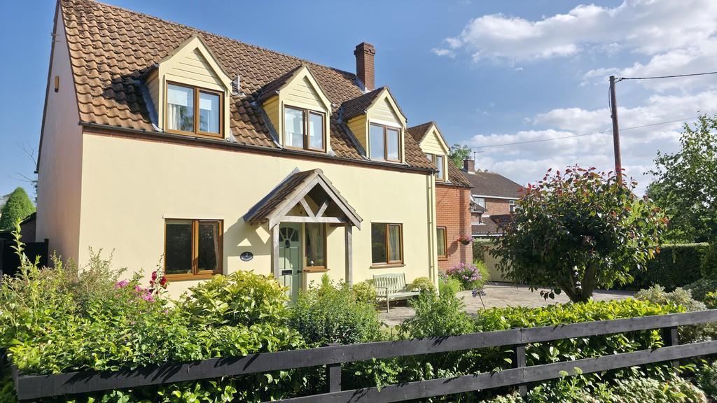 Black Street, Gisleham 4 bed detached house - £475,000