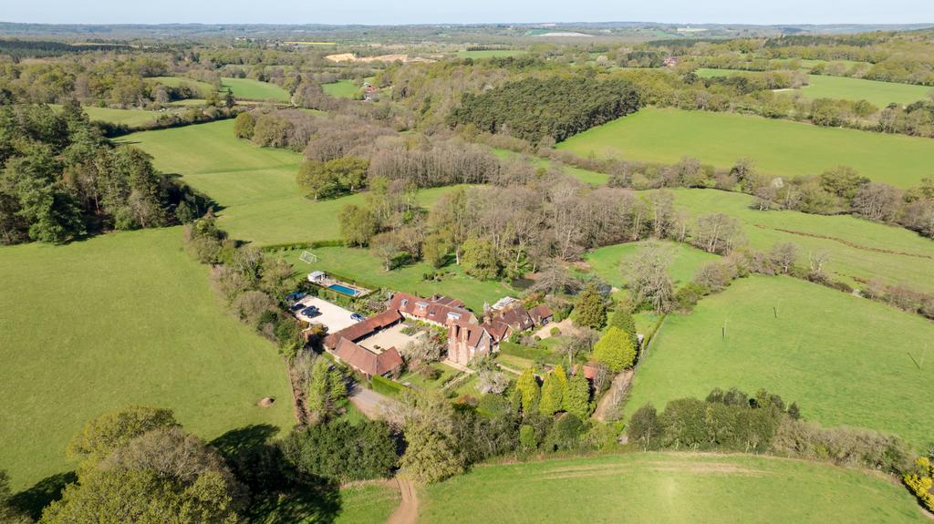 Frensham Lane, Churt, Farnham... 5 bed house for sale - £1,500,000
