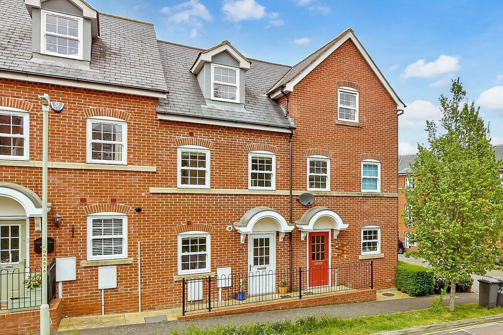 George Roche Road, Canterbury, Kent 3 bed townhouse for sale - £375,000