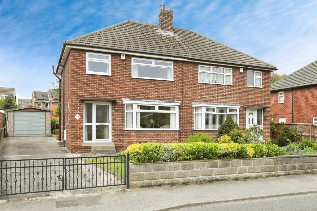 Falcon Way, Sheffield S25 3 bed semi-detached house - £220,000