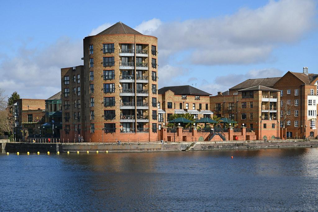 Russell Place, London SE16 3 bed apartment to rent - £3,000 pcm (£692 pw)