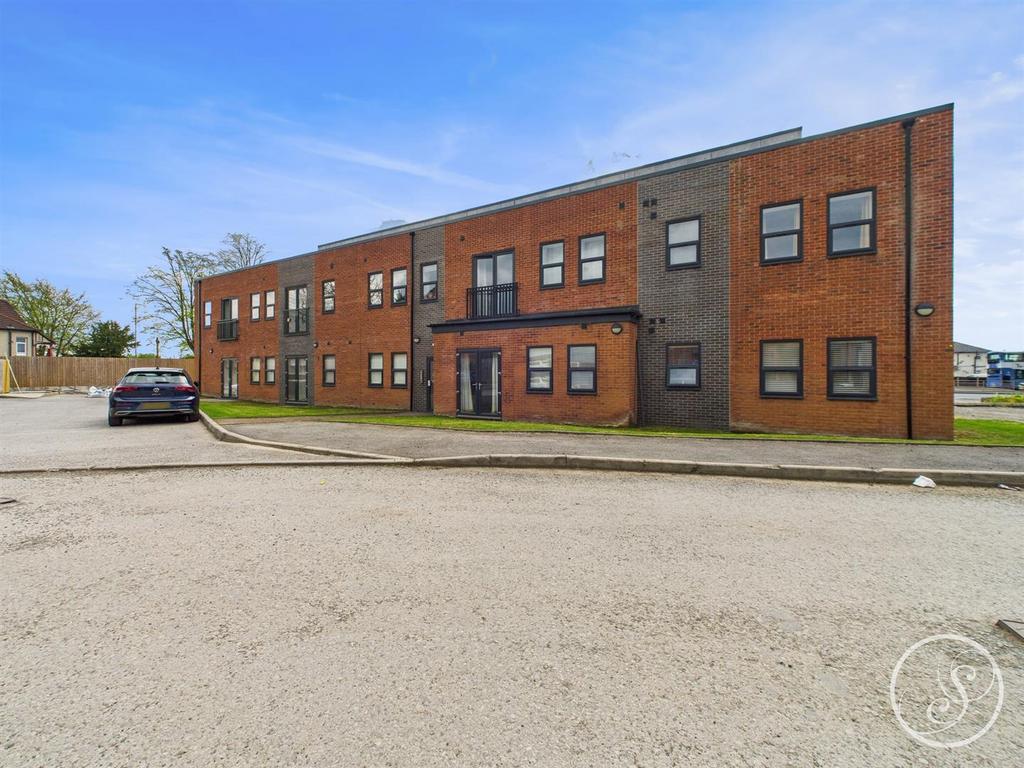 Ash Tree Garth, Leeds 2 bed flat for sale - £125,000