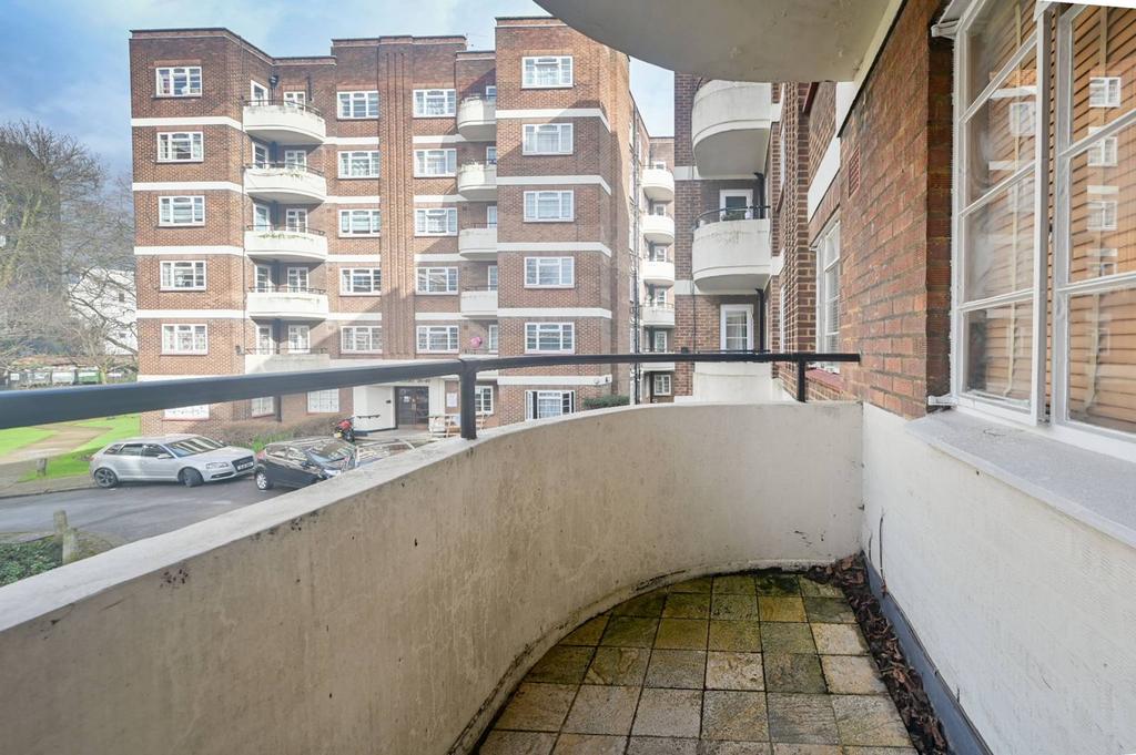 Bollo Lane, Acton, London, W3 2 bed flat to rent - £2,200 pcm (£508 pw)