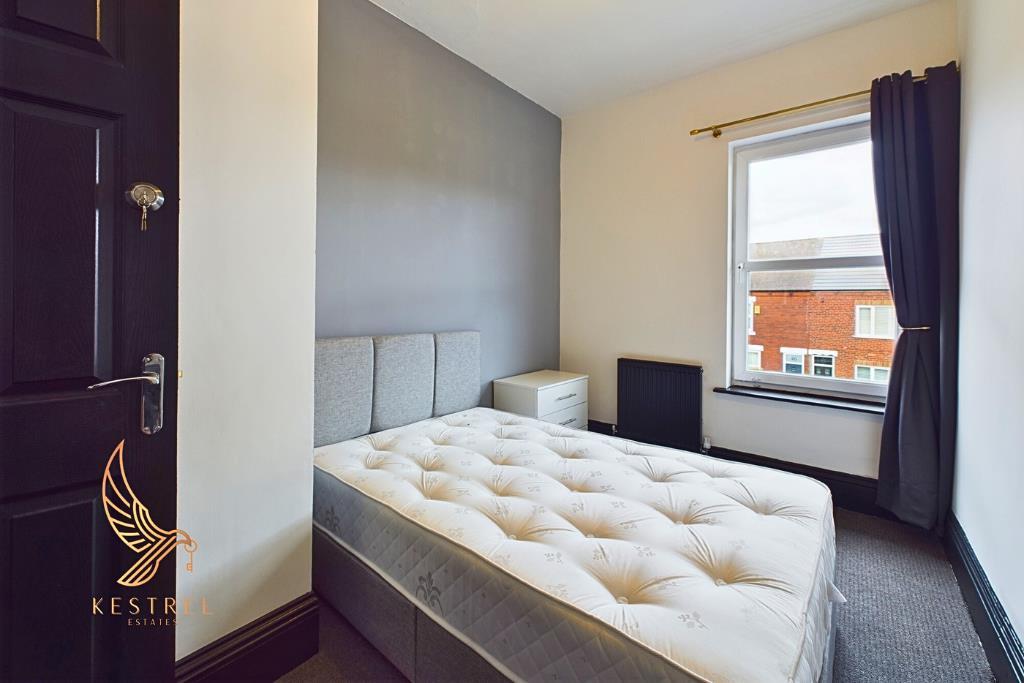 Bondgate, Pontefract WF8 1 bed end of terrace house to rent - £525 pcm ...