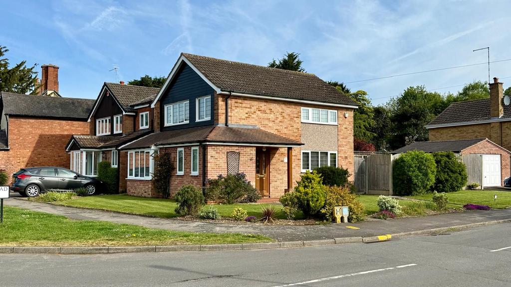 Meadow Road, Wolston, Coventry, CV8 3 bed detached house - £415,000