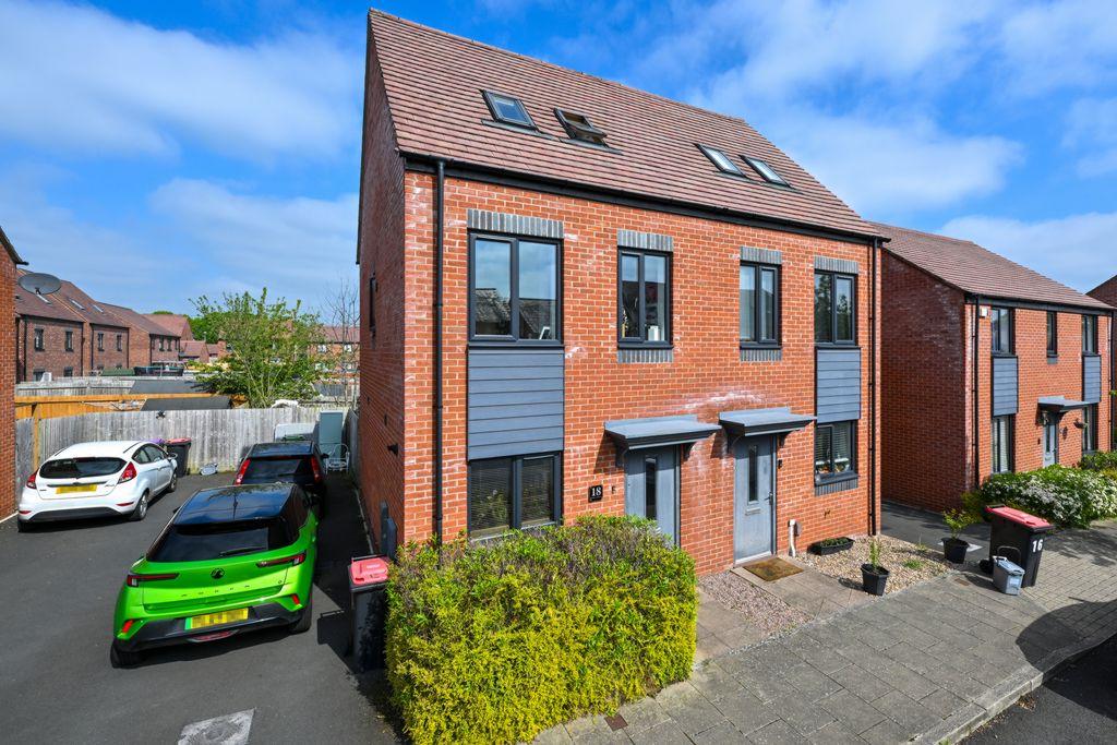 Whitehead Grove, Lawley, TF3 3 bed semi-detached house - £205,000