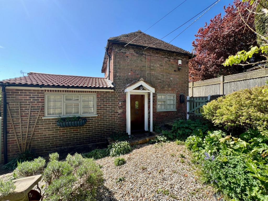 Front Street, Ringwould, Deal, Kent... 3 bed semi-detached house for ...