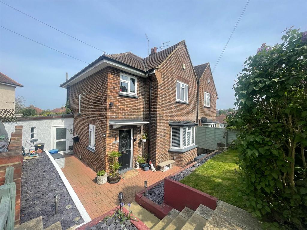 Taunton Vale, Gravesend, Kent, DA12 3 bed semi-detached house for sale ...