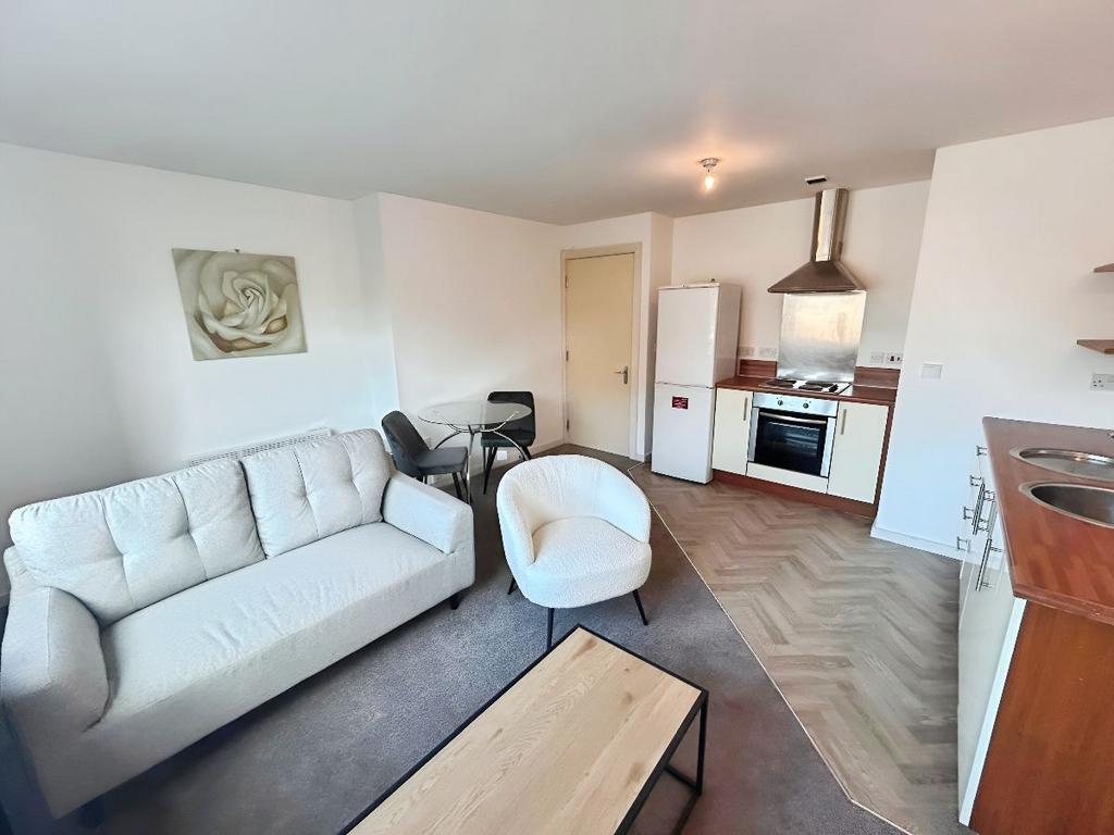 City Point, Chapel Street, Salford 2 bed apartment - £1,250 pcm (£288 pw)