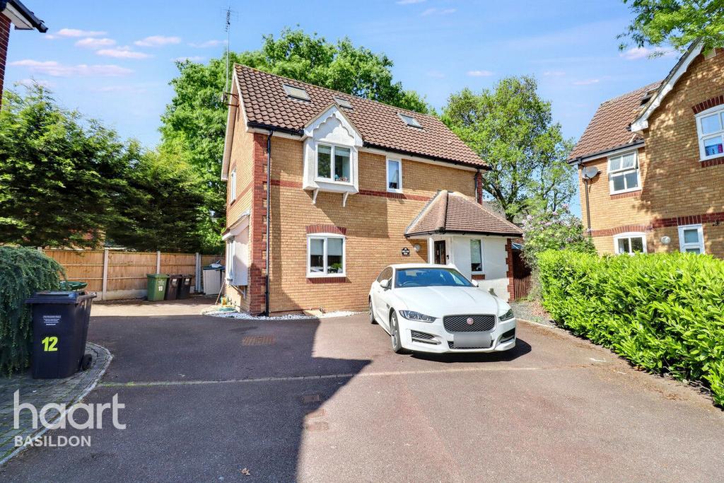 Hill Top Rise, Basildon 5 bed detached house - £500,000