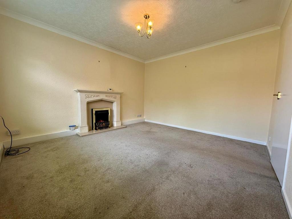 Priors Close, Preston New Road... 2 bed apartment to rent - £675 pcm (£ ...