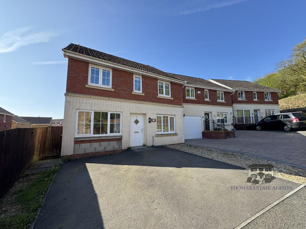 Parc Gellifaelog, Tonypandy, Rhondda... 4 bed detached house - £1,300 ...