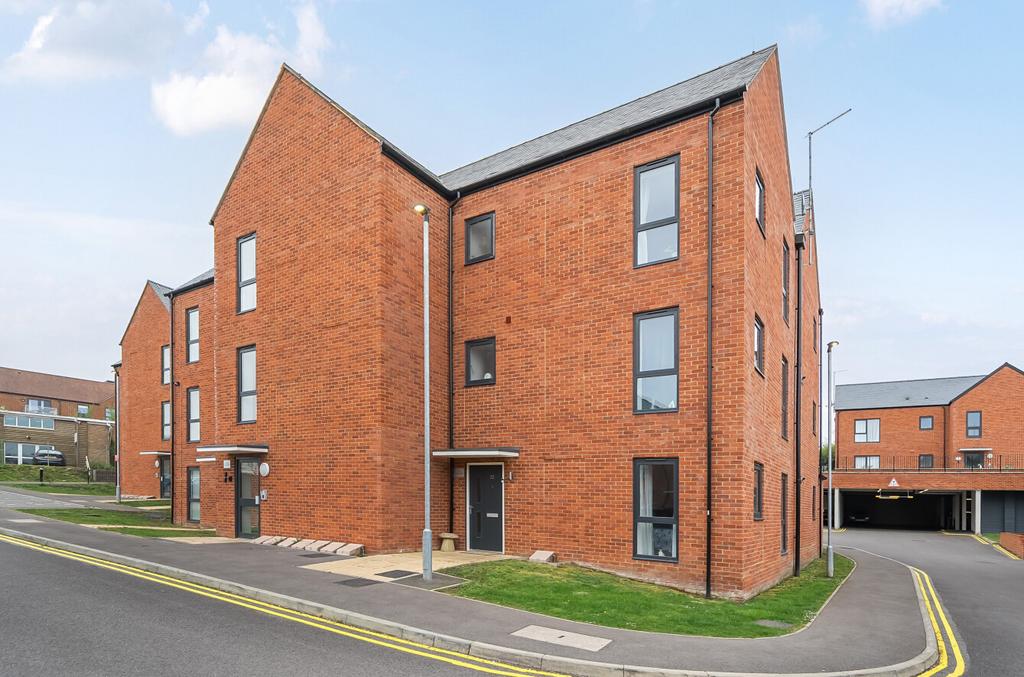 Huxley Drive, Alresford, Hampshire, SO24 2 bed flat for sale - £375,000