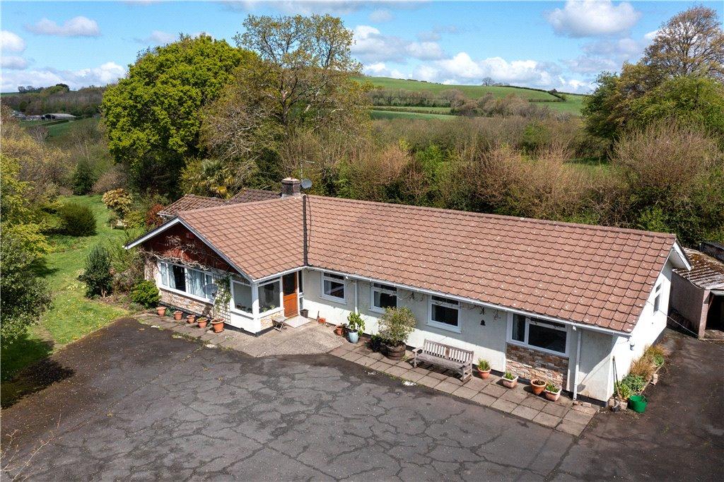 Kiln Orchard, Broadhempston, Devon 4 bed bungalow for sale - £700,000