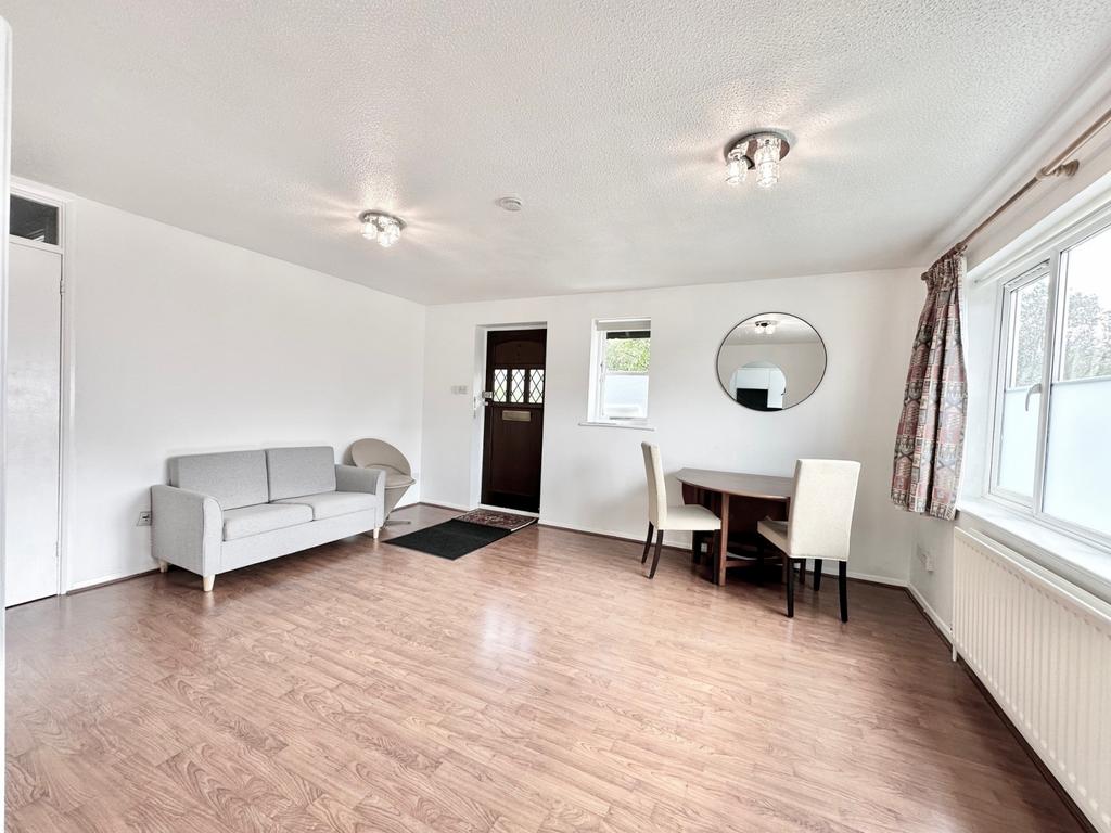 Barnet EN5 2 bed flat to rent - £1,600 pcm (£369 pw)