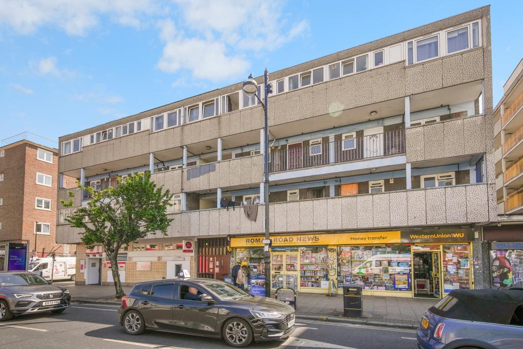 Gilbert House, Usk Street, London, E2 3 bed apartment for sale - £375,000