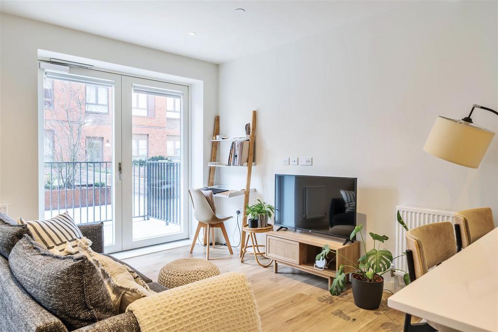 5 Mary Neuner Road, Alexandra Gate N8 Studio for sale - £350,000