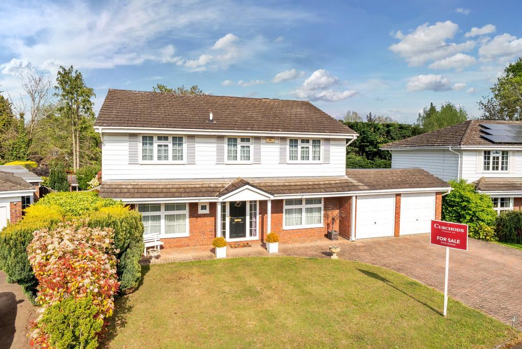 Marrowells, Weybridge, KT13 5 bed detached house - £1,500,000