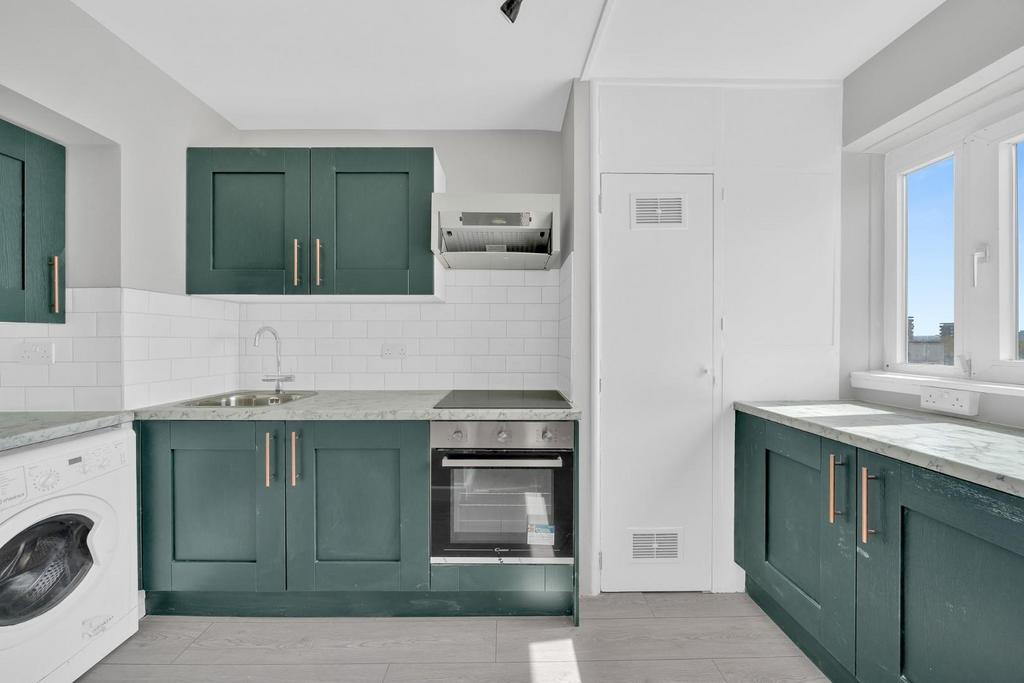 Geffrye Court, Hackney, London 2 bed flat - £2,100 pcm (£485 pw)