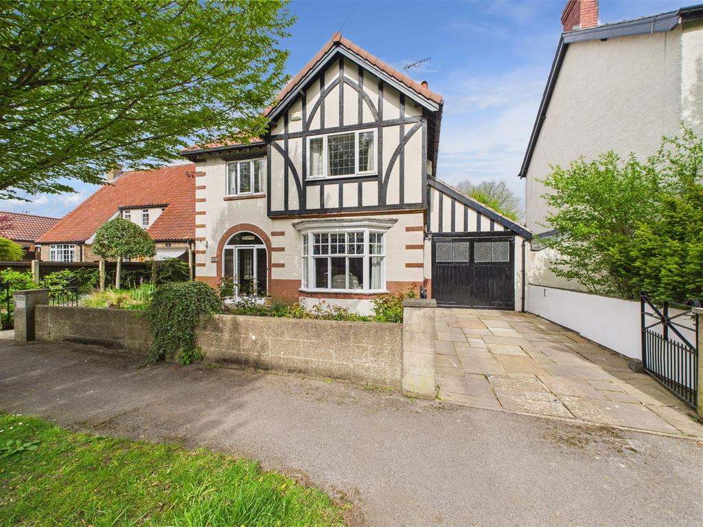 8 The Avenue, Driffield, YO25 5HS 4 bed house for sale - £465,000