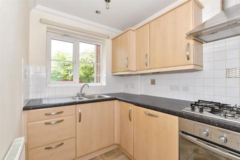 Oak Tree Way, Horsham, West Sussex 2 bed apartment for sale - £250,000