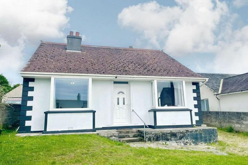 Trethosa Road, St Austell, Cornwall PL26 Property - £195,000