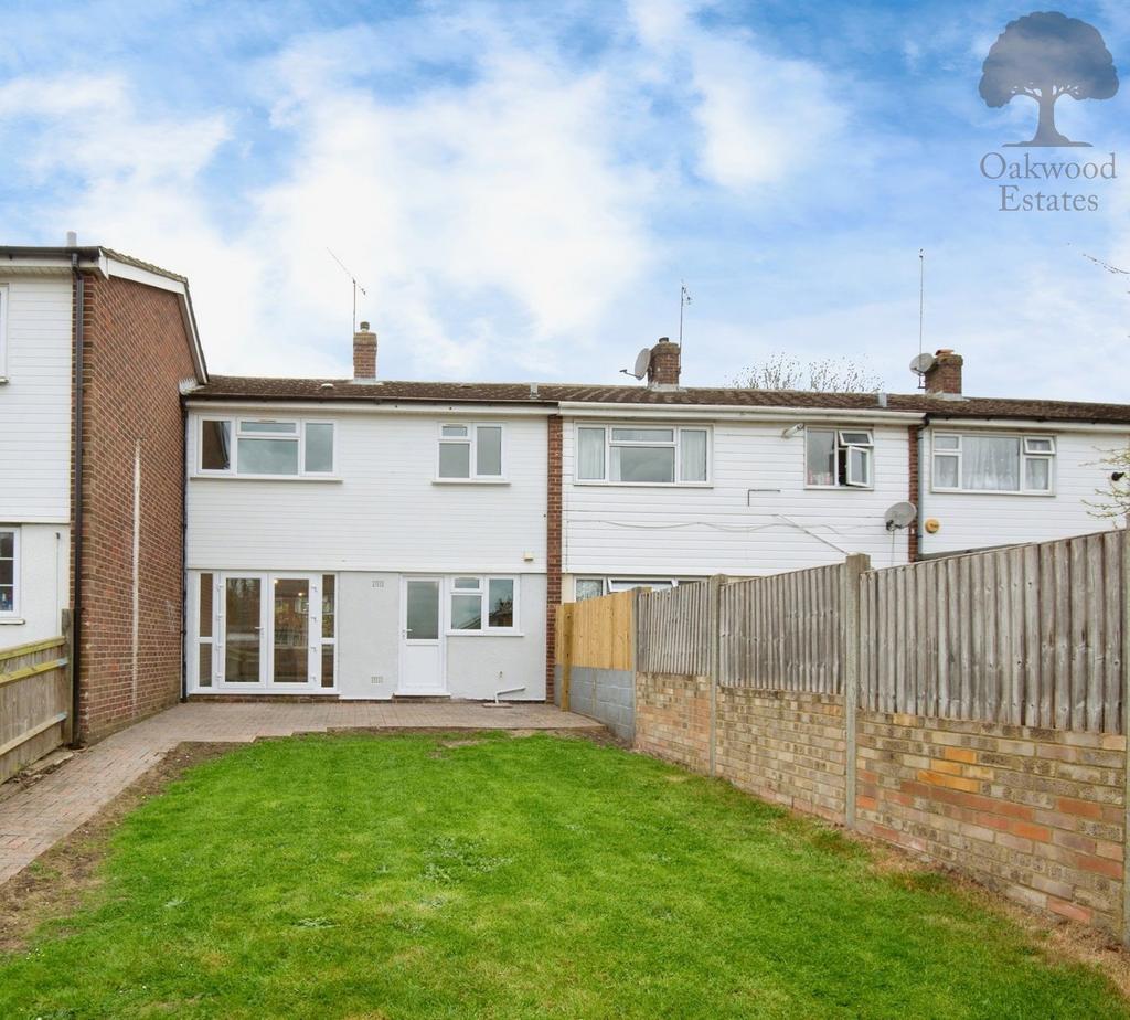 Spring Close, Maidenhead SL6 3 bed end of terrace house - £2,000 pcm (£ ...