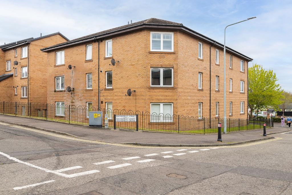 Waverley Street, Bathgate, EH48 2 bed flat for sale - £120,000