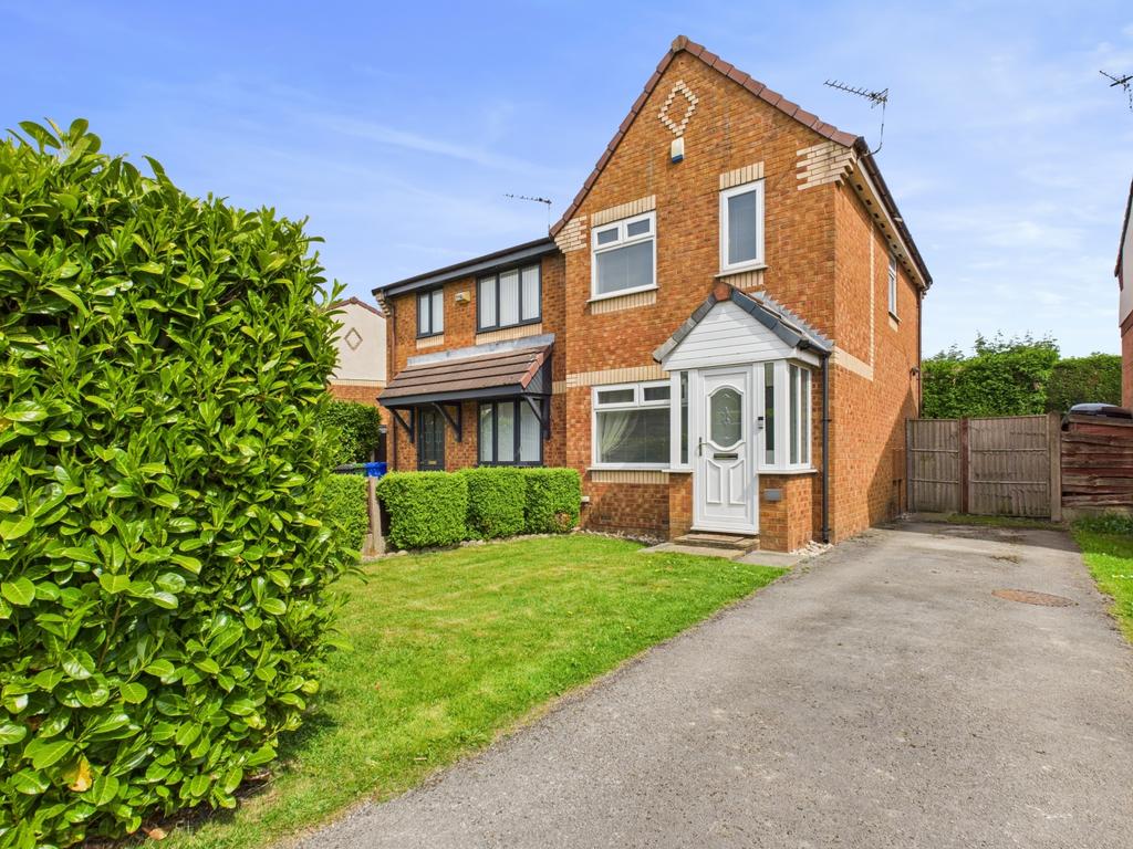 Moorside Lane, Denton, Manchester, M34 2 bed semi-detached house - £199,995