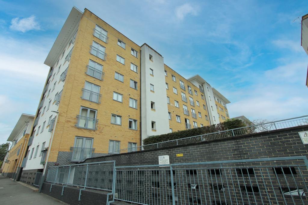 Waxlow Way, Caldon House Waxlow Way, UB5 1 bed flat - £1,400 pcm (£323 pw)