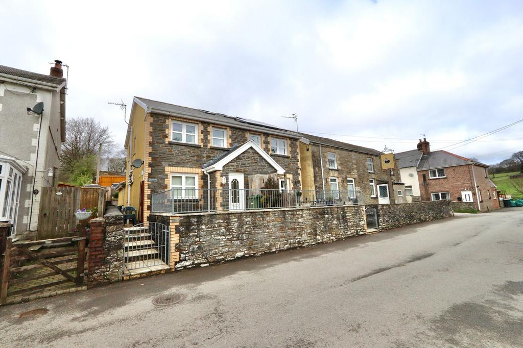 Manmoel, Blackwood, NP12 2 bed semi-detached house for sale - £240,000