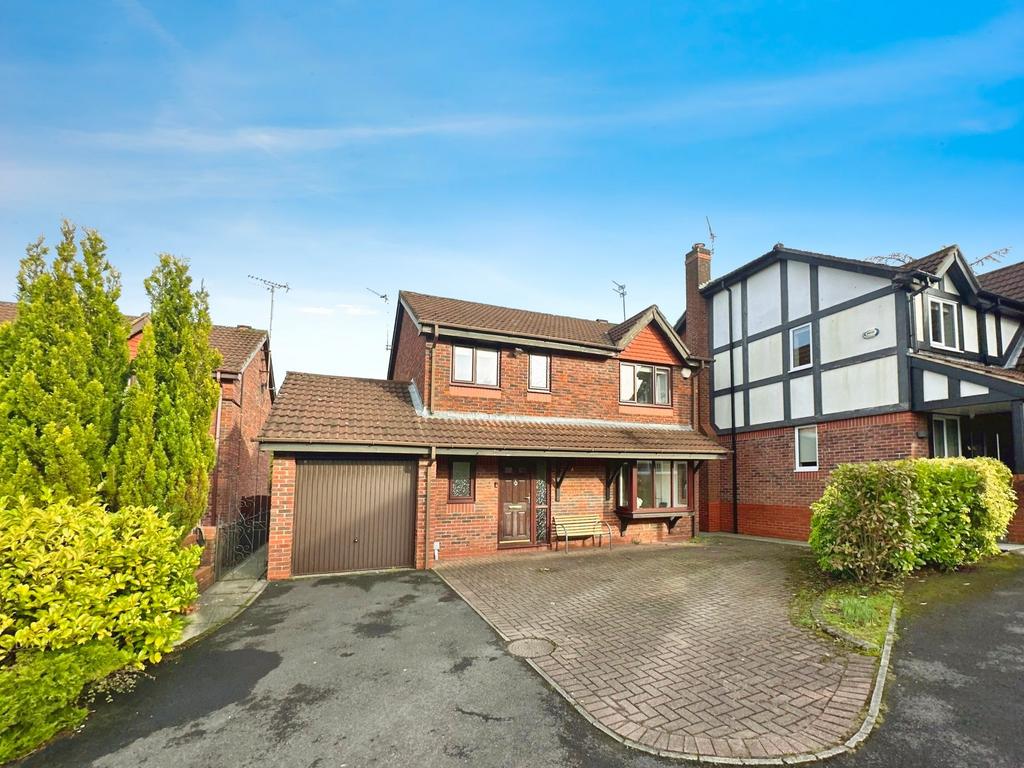Bellerby Close, Whitefield, M45 4 bed detached house for sale - £450,000