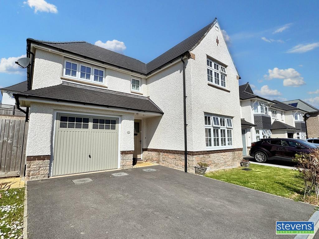 Cavalry Chase, Okehampton, Devon, EX20 4 bed detached house - £425,000