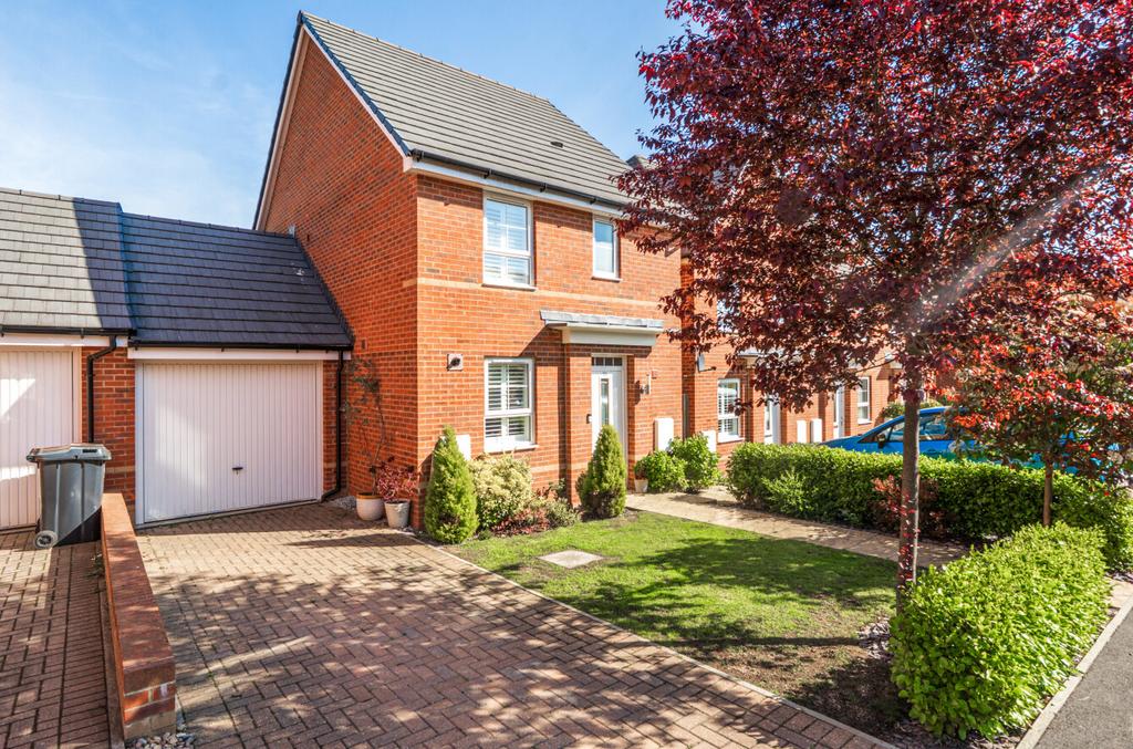 Doris Bunting Road, Ampfield, Romsey... 3 bed link detached house for ...