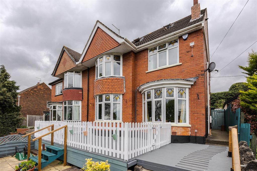Sherwood Vale, Scunthorpe 4 bed semi-detached house - £215,000