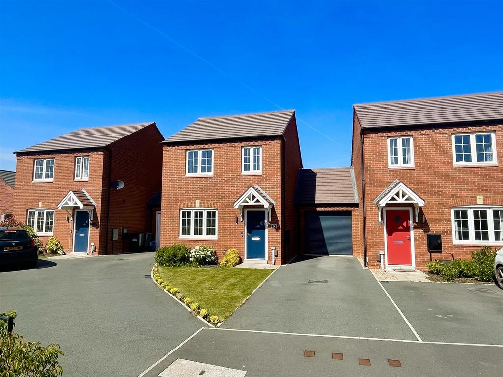 Griffiths close, The Spinney, Shrewsbury 3 bed link detached house - £ ...