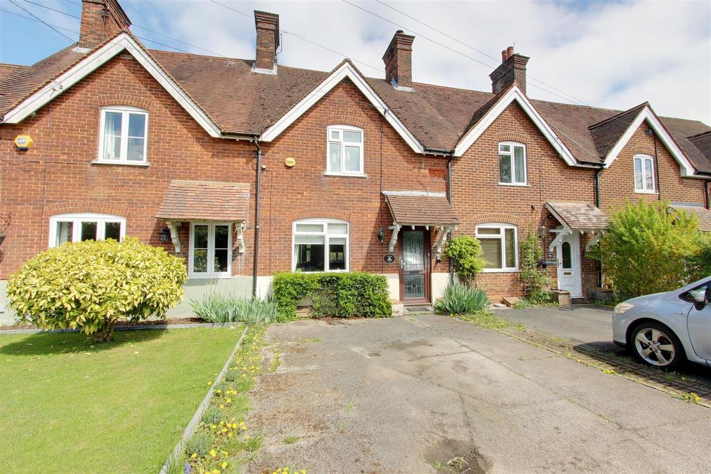 Fox Road, Wigginton, Tring 2 bed cottage for sale - £500,000