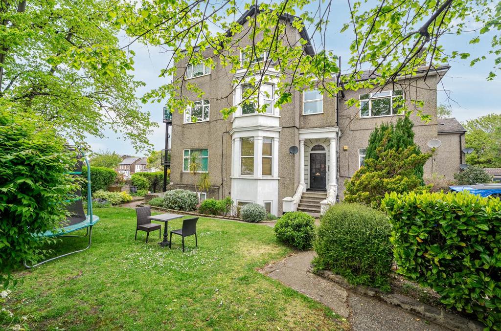 Dagnall Park, London 1 bed flat for sale - £220,000