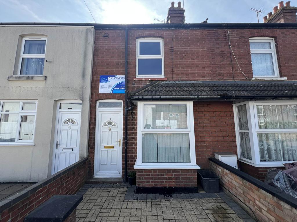Mostyn Road, Luton LU3 2 bed terraced house - £1,250 pcm (£288 pw)