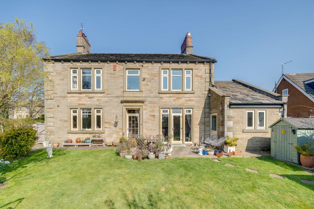 Halifax Road, Liversedge 4 bed detached house - £535,000
