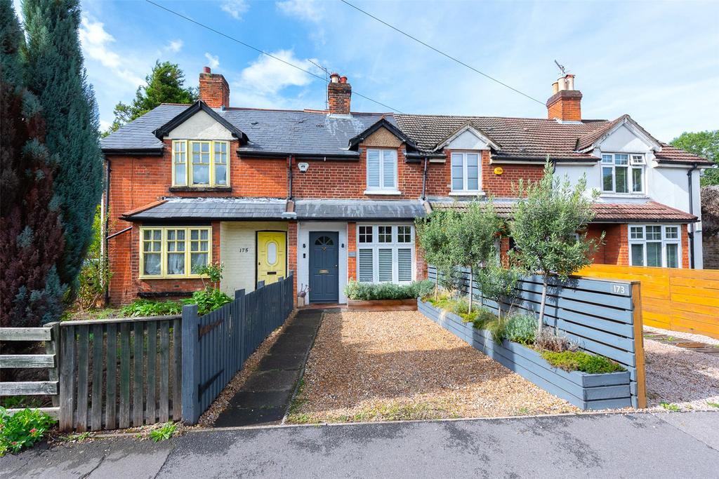 Goldsworth Road, Surrey GU21 2 bed terraced house for sale - £425,000