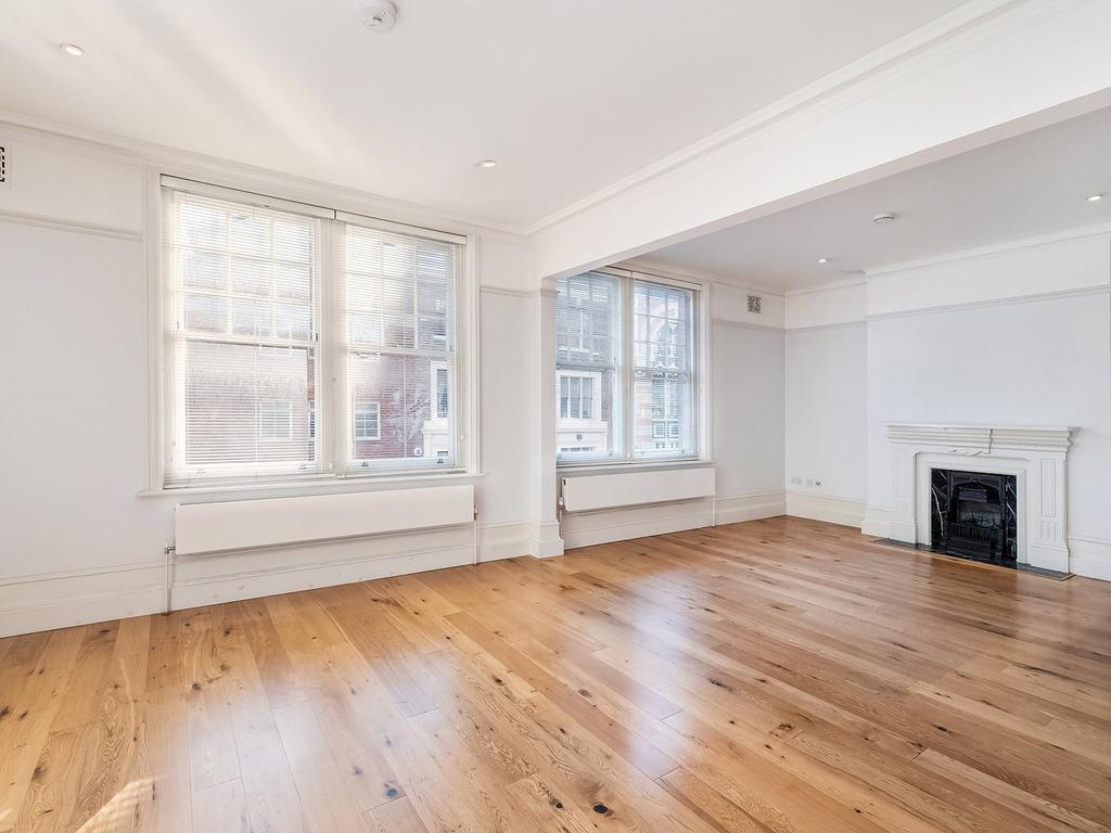 Long Acre, Covent Garden, WC2E 3 bed apartment - £3,900 pcm (£900 pw)